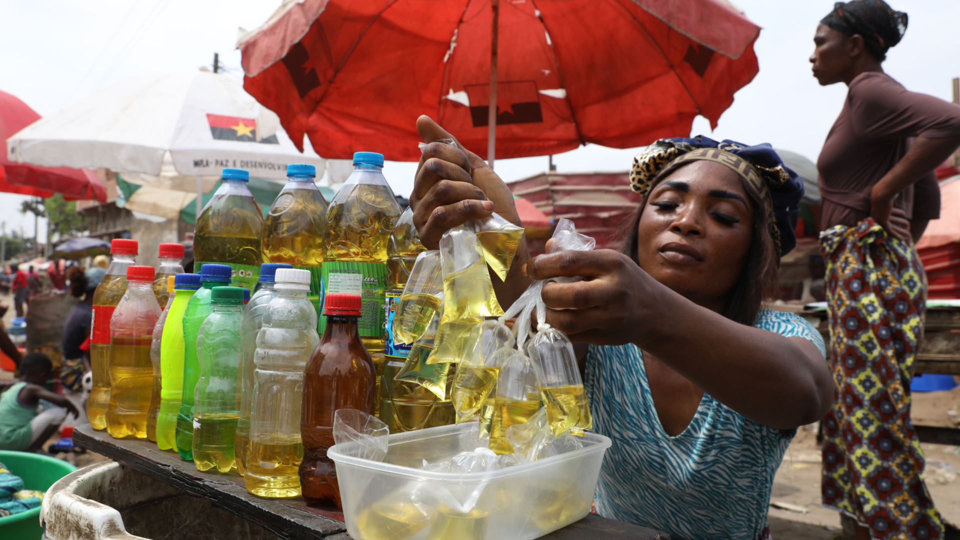Angolans Who Miss “zé Dú” Say That “partner” Is Currency For Their