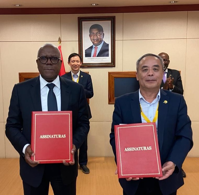 Sonangol and Chinese company sign agreement consisting of the ... Sonangol and Chinese company sign agreement consisting of the ...
